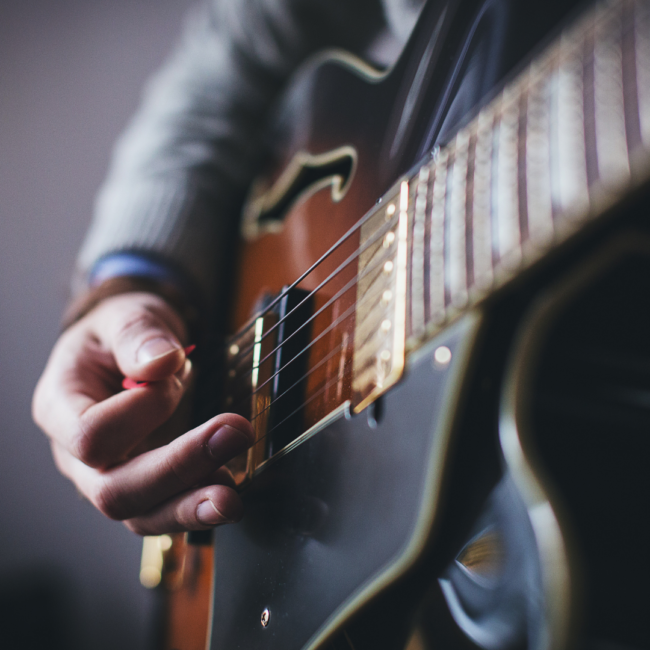 3 Easy One String Guitar Riffs Every Beginner Should Know - Philly ...